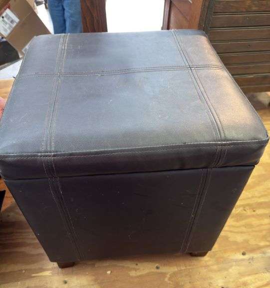 Storage box/ foot stool 18in sq x 17in tall - Gary Realty & Auction