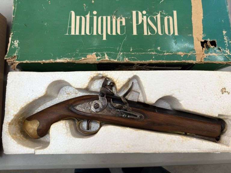 Japan muzzleloader pistol - Gary Realty & Auction