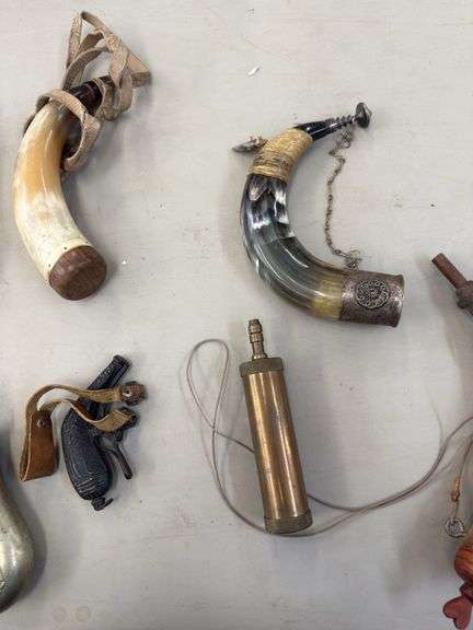 Powder horns - Gary Realty & Auction