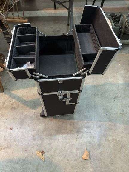 Rolling case - Gary Realty & Auction