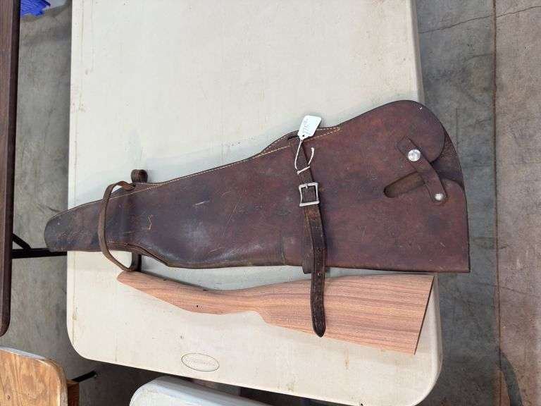Leather saddle bag, gun stock - Gary Realty & Auction
