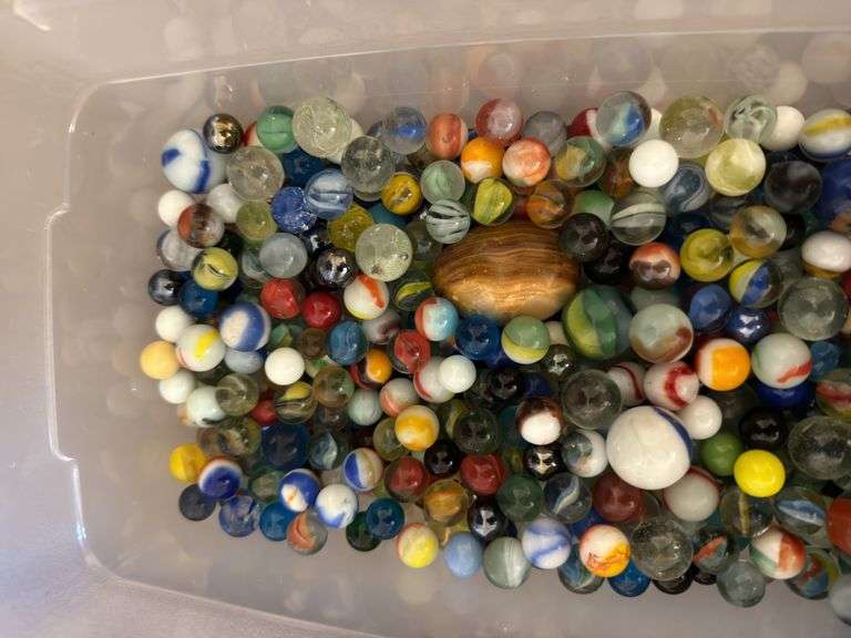 Assorted marbles - Gary Realty & Auction