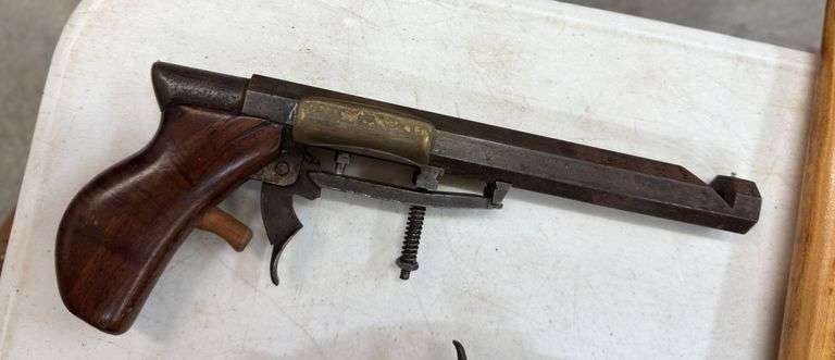 Muzzleloading pistol - Gary Realty & Auction