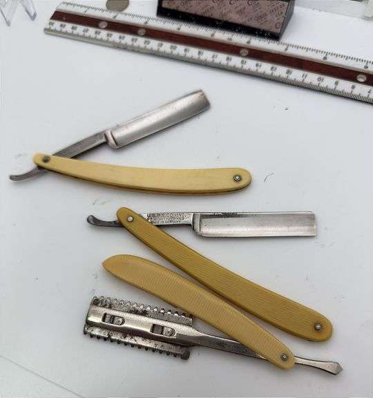 (3) razors - Gary Realty & Auction