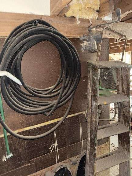 Hoses, step ladders, skateboards - Gary Realty & Auction