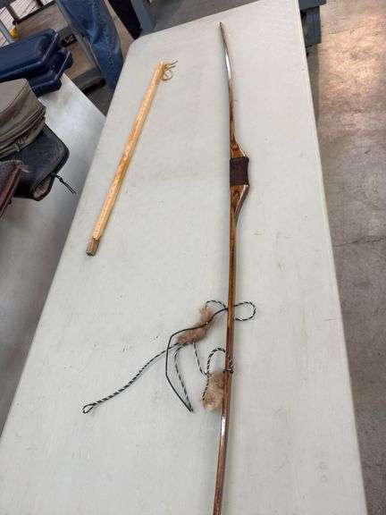 Custom made bow - Gary Realty & Auction