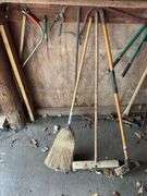 Hand tools - Gary Realty & Auction