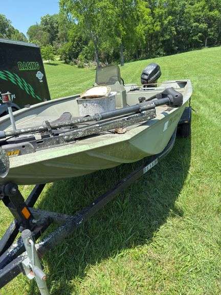 18’ 60” Pro weld Nova ultra Jon boat - Gary Realty & Auction