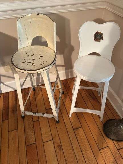 Metal high chairs and washer - Gary Realty & Auction