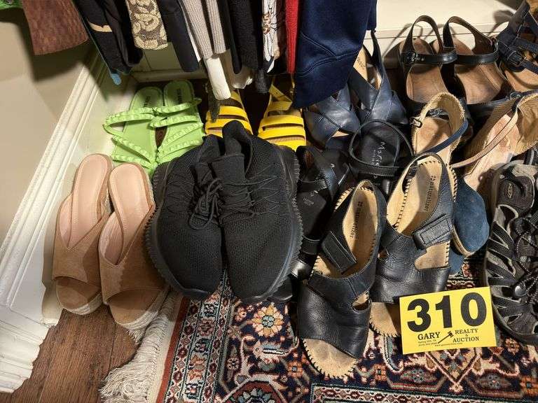 Large Group of Shoes Mostly Sandals, Some Size 7 & 8 - Gary Realty ...