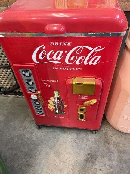 Coca Cola advertising cooler - Gary Realty & Auction
