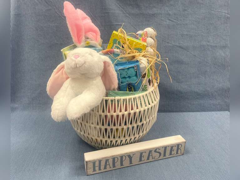 1st Grade - White Bunny Basket #1 - Gavel Roads Online Auctions