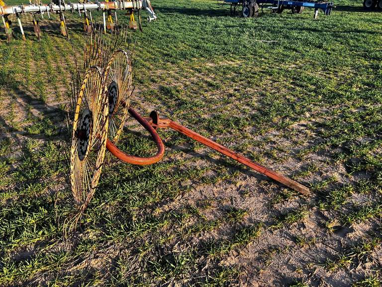 Hay Rake Wheel Arm - Gavel Roads Online Auctions