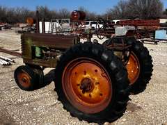 John Deere Model B Tractor - Gavel Roads Online Auctions