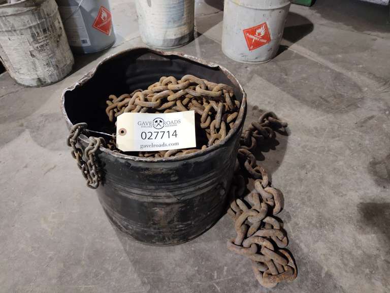 Bucket of Chains - Gavel Roads Online Auctions