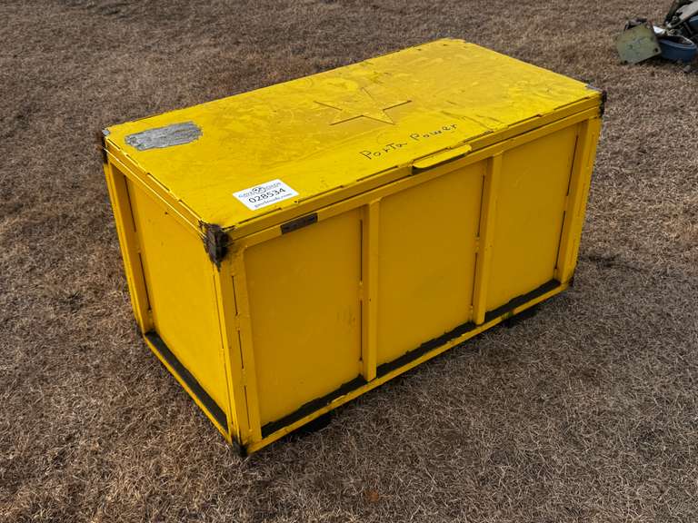 40" x 20" Metal Storage Box - Gavel Roads Online Auctions
