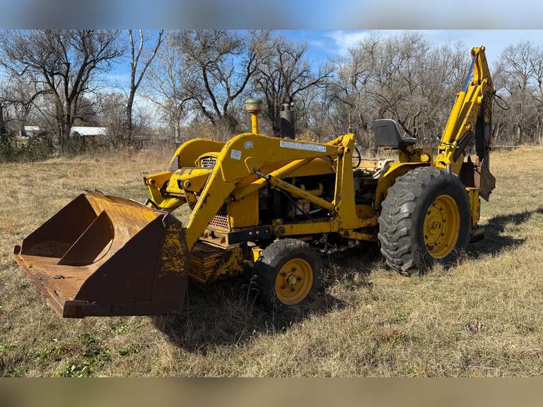 1960s John Deere JD 500 Series A Backhoe - Gavel Roads Online Auctions
