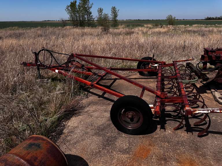 10' Spring Tooth Cultivator - Gavel Roads Online Auctions