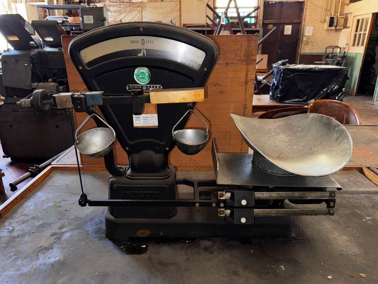 Detecto Gram Counting Scale & Table - Gavel Roads Online Auctions
