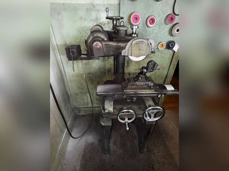 Delta Toolmaker Grinder & Grinding Wheels - Gavel Roads Online Auctions