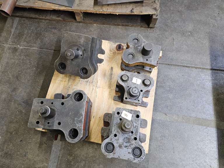 (5) Small Die Shoes - Gavel Roads Online Auctions