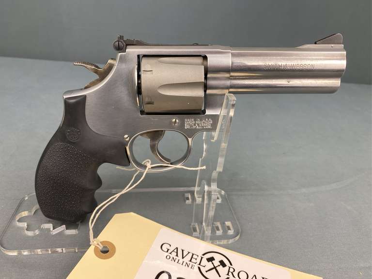 Smith & Wesson 646 40S&W Revolver w/Case #CTA5323 - Gavel Roads Online ...