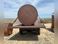 1000 Gallon Water Tank on Gooseneck Trailer - Gavel Roads Online Auctions