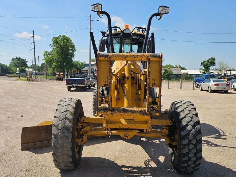 2010 Caterpillar 12M Motor Grader - Gavel Roads Online Auctions