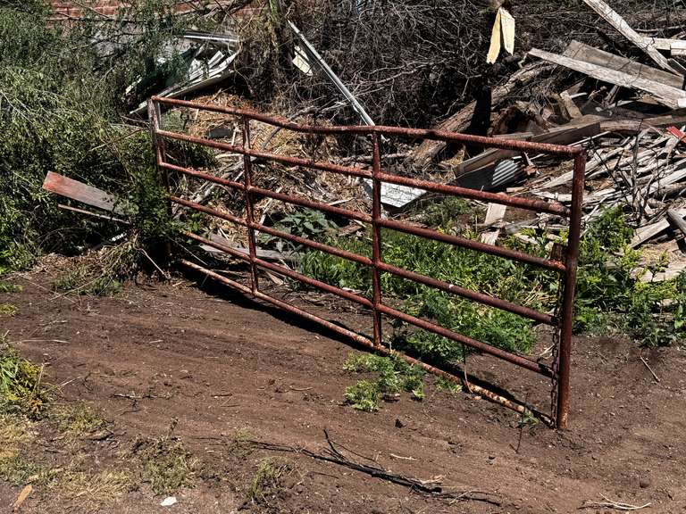 (2) 11.75' Swinging Gates - Gavel Roads Online Auctions