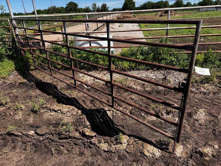 (2) 19' x 58" Swinging Gates - Gavel Roads Online Auctions