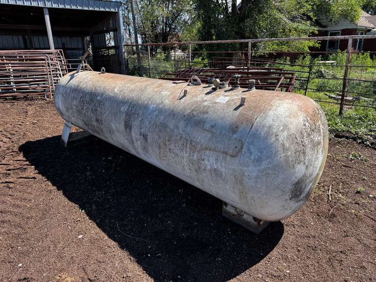 15' Propane Tank - Gavel Roads Online Auctions