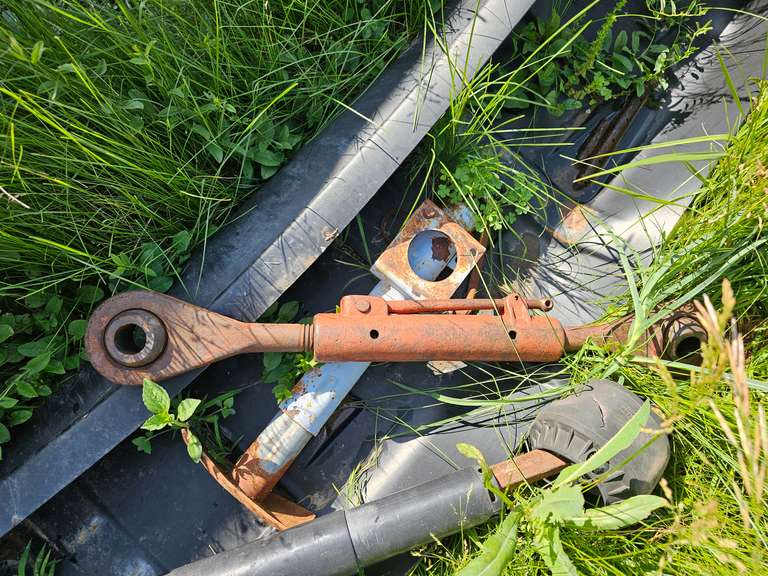 PTO Shaft, 3PT Arm & Jack - Gavel Roads Online Auctions