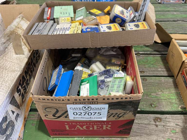 Assorted Inserts - Gavel Roads Online Auctions