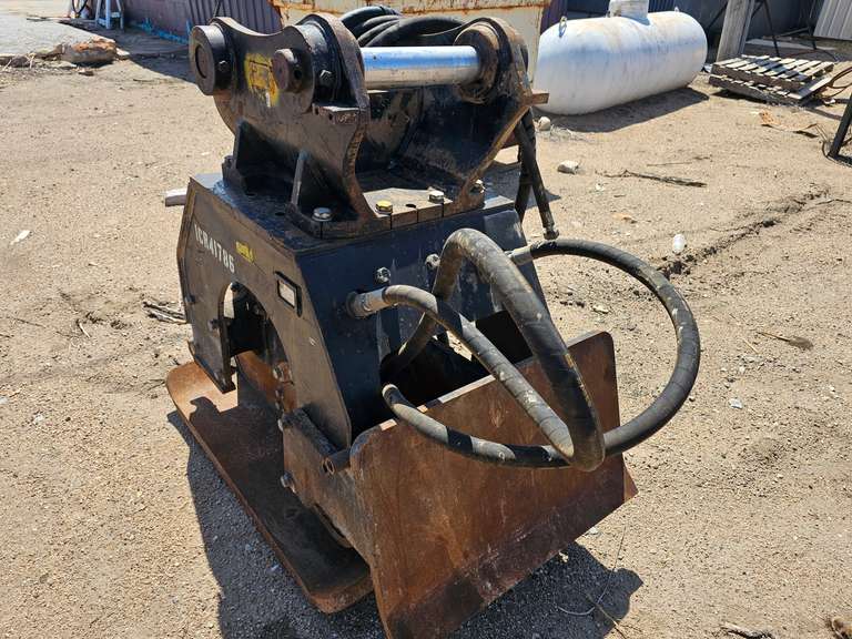 Caterpillar Plate Compactor - Gavel Roads Online Auctions