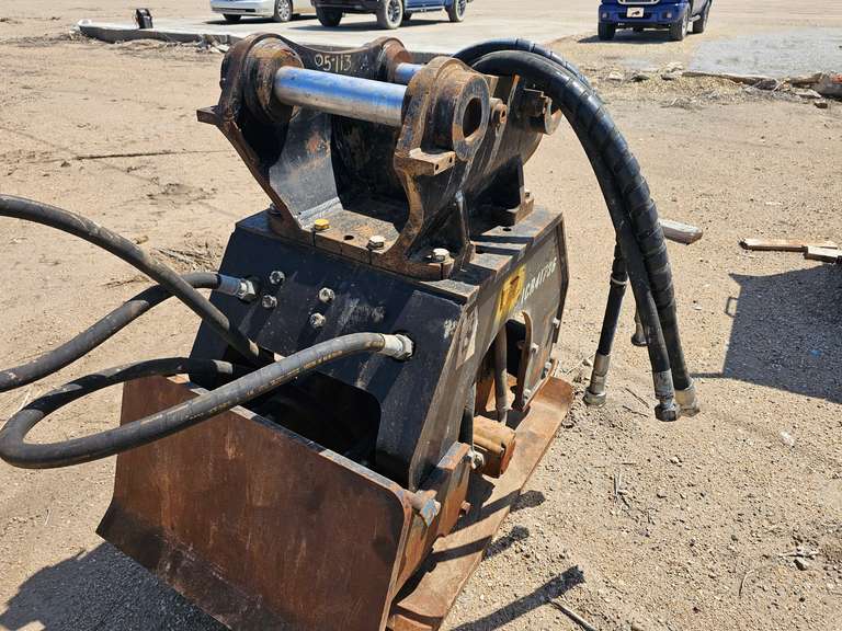 Caterpillar Plate Compactor - Gavel Roads Online Auctions