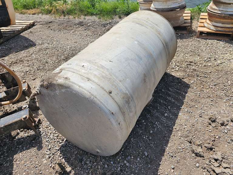 120 Gallon Fuel Tank - Gavel Roads Online Auctions