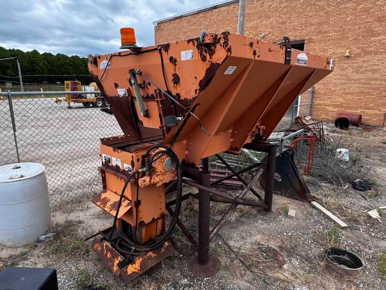 Henderson Sander/Salter Unit - Gavel Roads Online Auctions