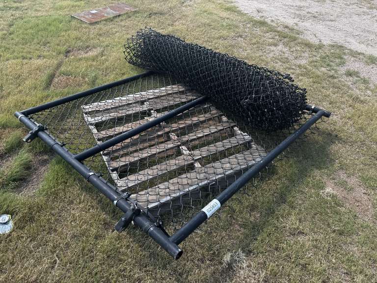 6' Gate & 6' Chain Link Roll - Gavel Roads Online Auctions