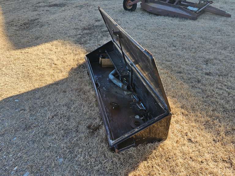 Truck Tool Box - Gavel Roads Online Auctions