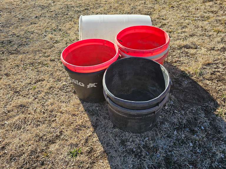 Mineral Tubs & Barrel - Gavel Roads Online Auctions