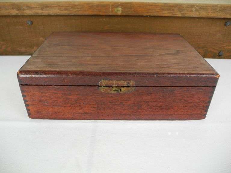 Vintage Wood Box - GC5 Auctions