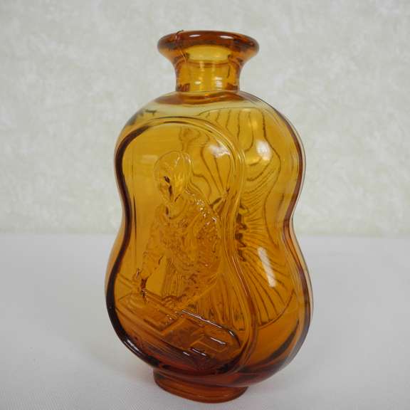 1979 DAR - Daughters of the American Revolution Amber Bottle - GC5 Auctions