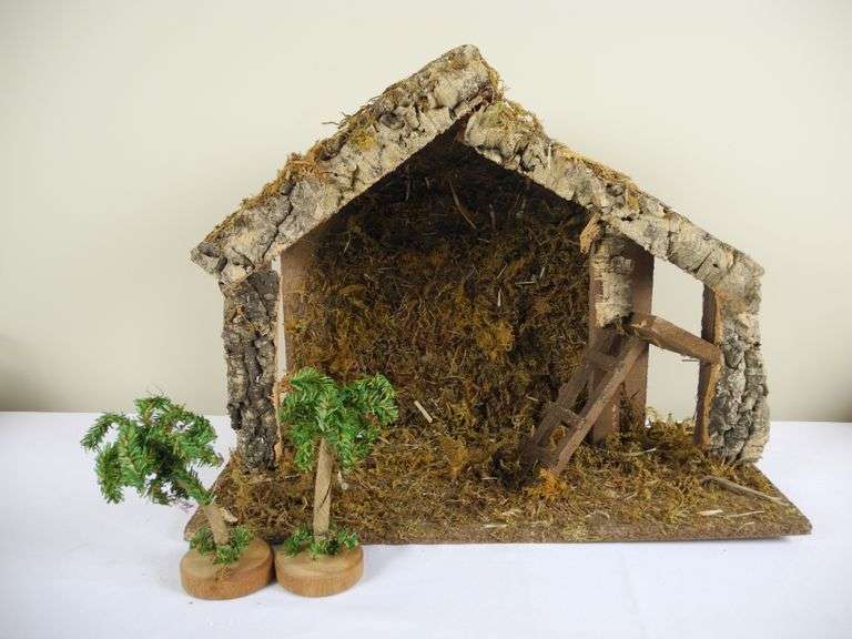 Empty Nativity Barn with Two Palm Trees - GC5 Auctions