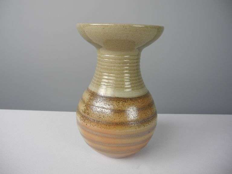 Signed Pottery Vase - WMH 25 - GC5 Auctions