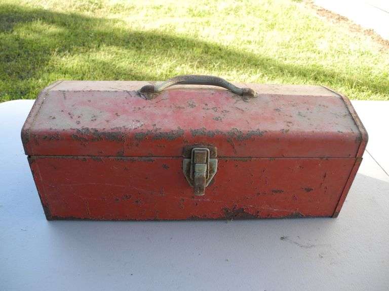 Vintage Metal Tool Box with Contents - GC5 Auctions