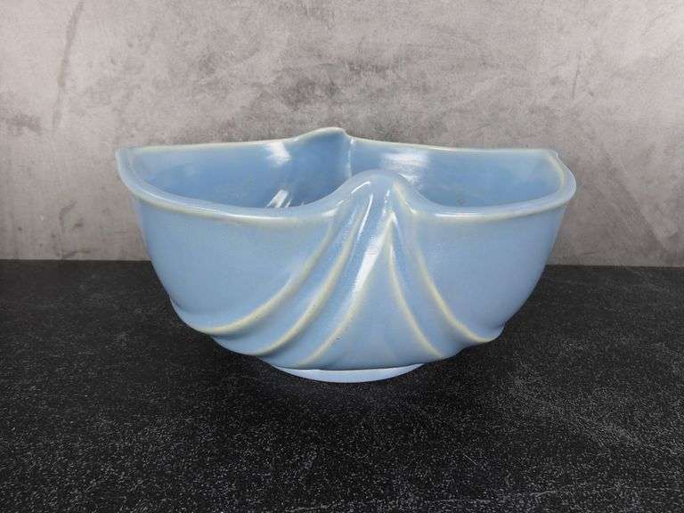 Vintage Weller Pottery Bowl - GC5 Auctions