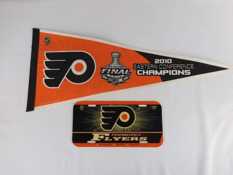 Philadelphia Flyers Pennant and Vanity Plate - GC5 Auctions