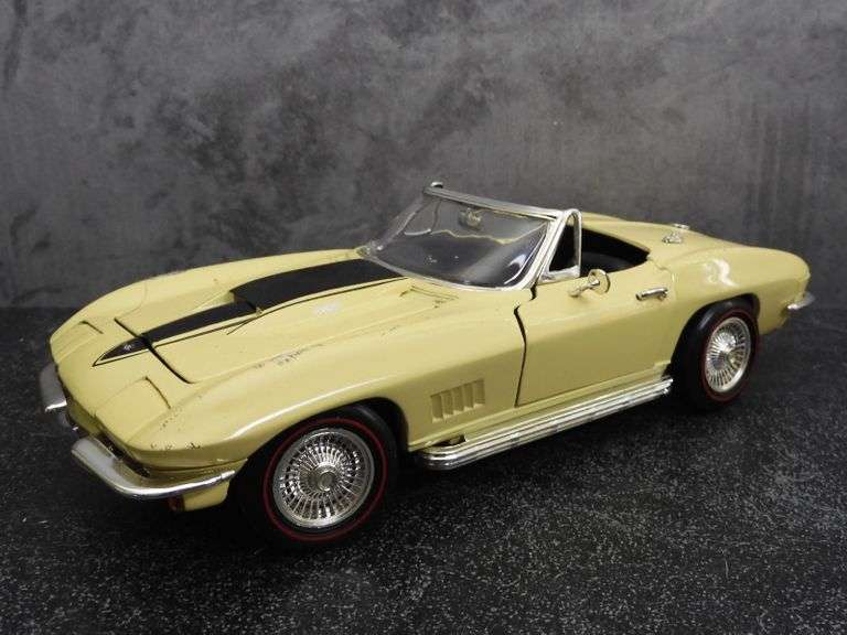 Ertl Collectors Guild 1967 Corvette Stingray Die Cast Model Car - GC5 ...