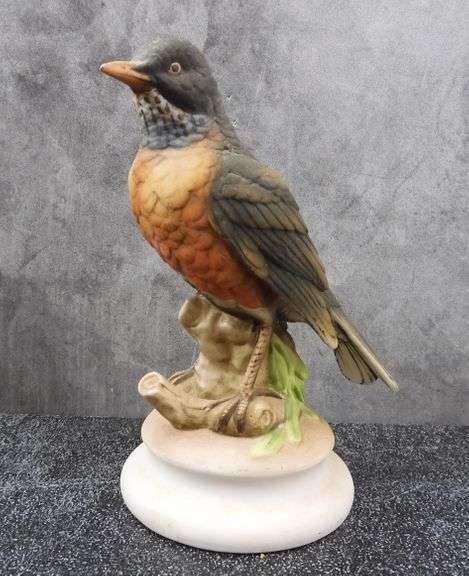 Vintage Lefton "Robin" Hand Painted Bird Figure - GC5 Auctions