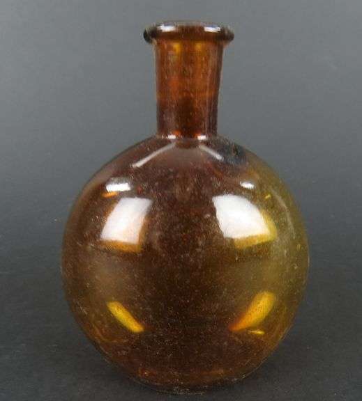 Small Vintage MNW Co. Apothecary Bottle - GC5 Auctions